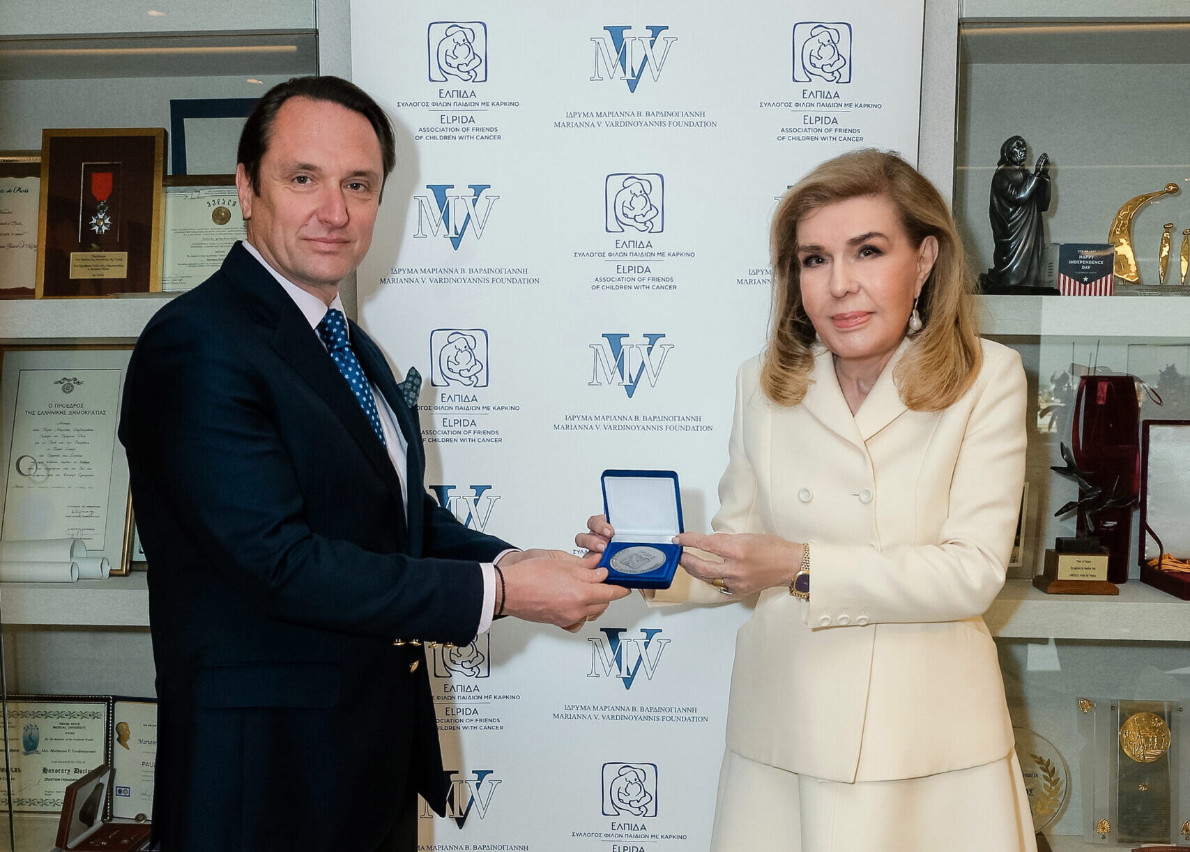 ΣΥΝΑΝΤΗΣΗ ΜΑΡΙΑΝΝΑΣ Β. ΒΑΡΔΙΝΟΓΙΑΝΝΗ ΜΕ ΤΟΝ ΠΡΕΣΒΗ ΤΗΣ ΟΥΚΡΑΝΙΑΣ ΚΥΡΙΟ ...
